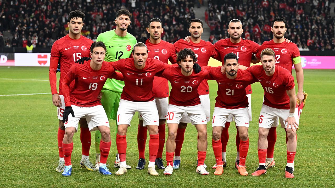 En Sexy Auralı Futbolcu Uwufufu